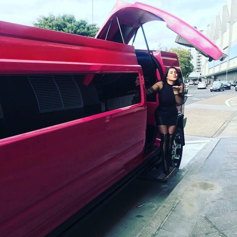 LADIES NIGHT LIMO SYDNEY | OZ Limo Hire